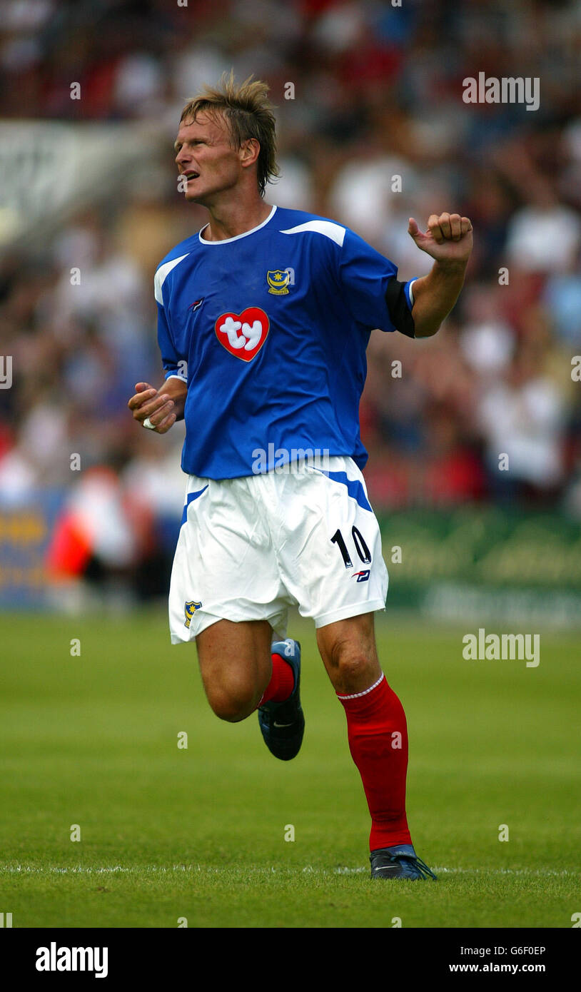 Captain of portsmouth fc hi-res stock photography and images - Alamy