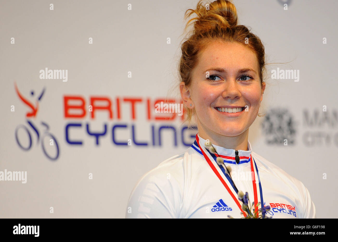 Jessica Varnish on the podium after winning gold in the Women's Keirin ...