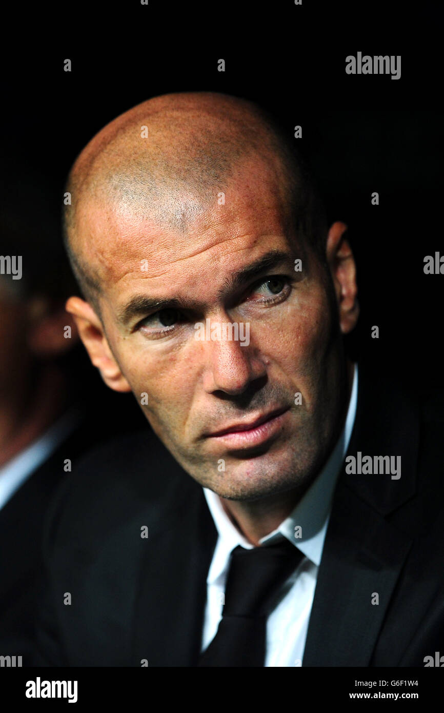 Real madrid assistant coach zinedine zidane hi-res stock photography ...