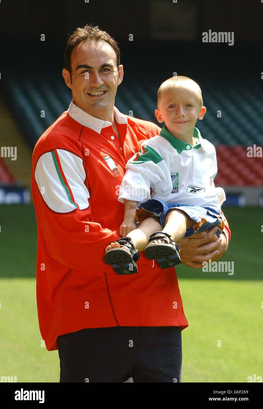 Chris Wyatt - New Rugby World Cup shirt Stock Photo - Alamy