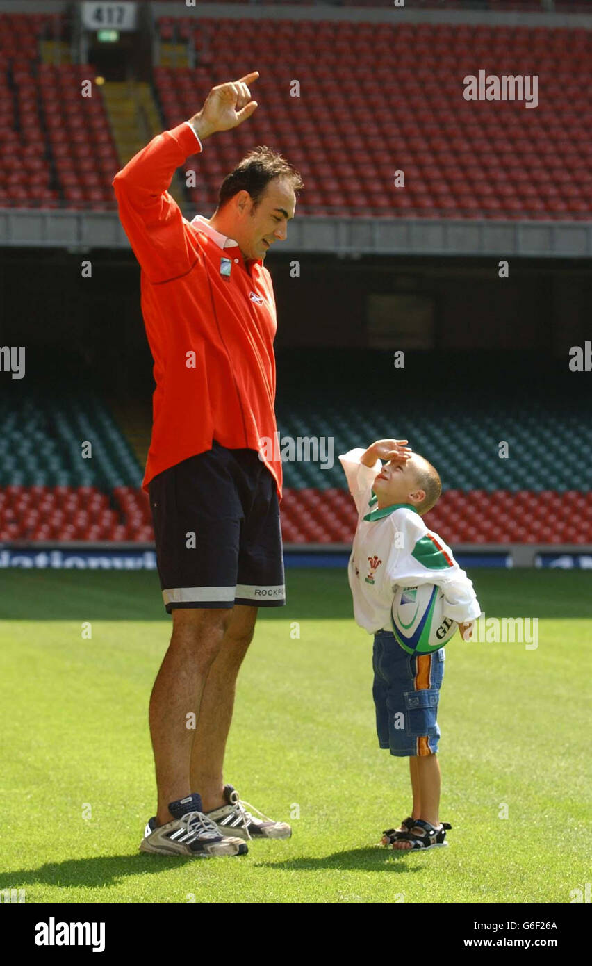 Sport rugby union chris wyatt hi-res stock photography and images - Alamy