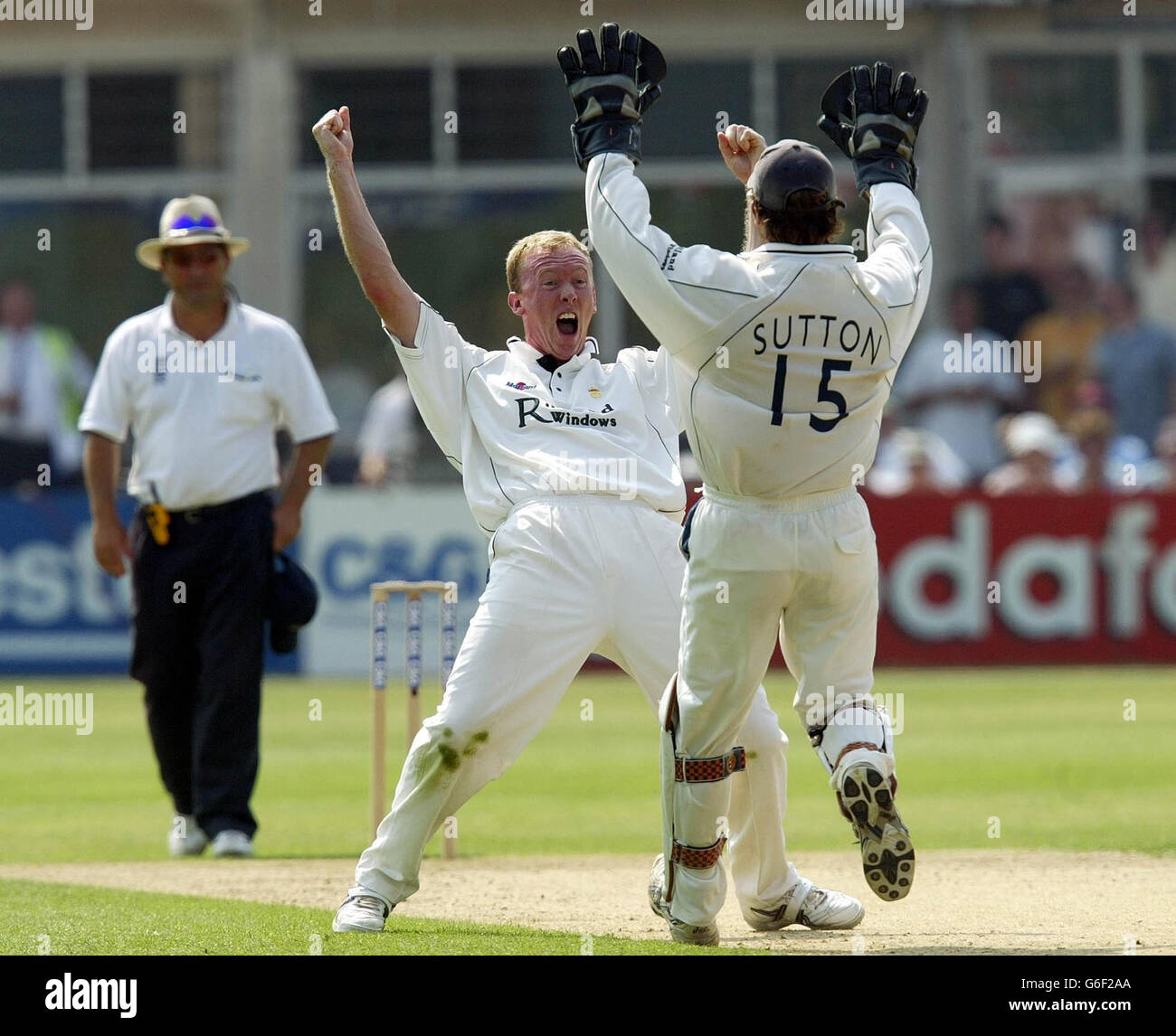 Derbyshire's Kevin Dean celebrates trapping Gloucestershire's Jonty ...