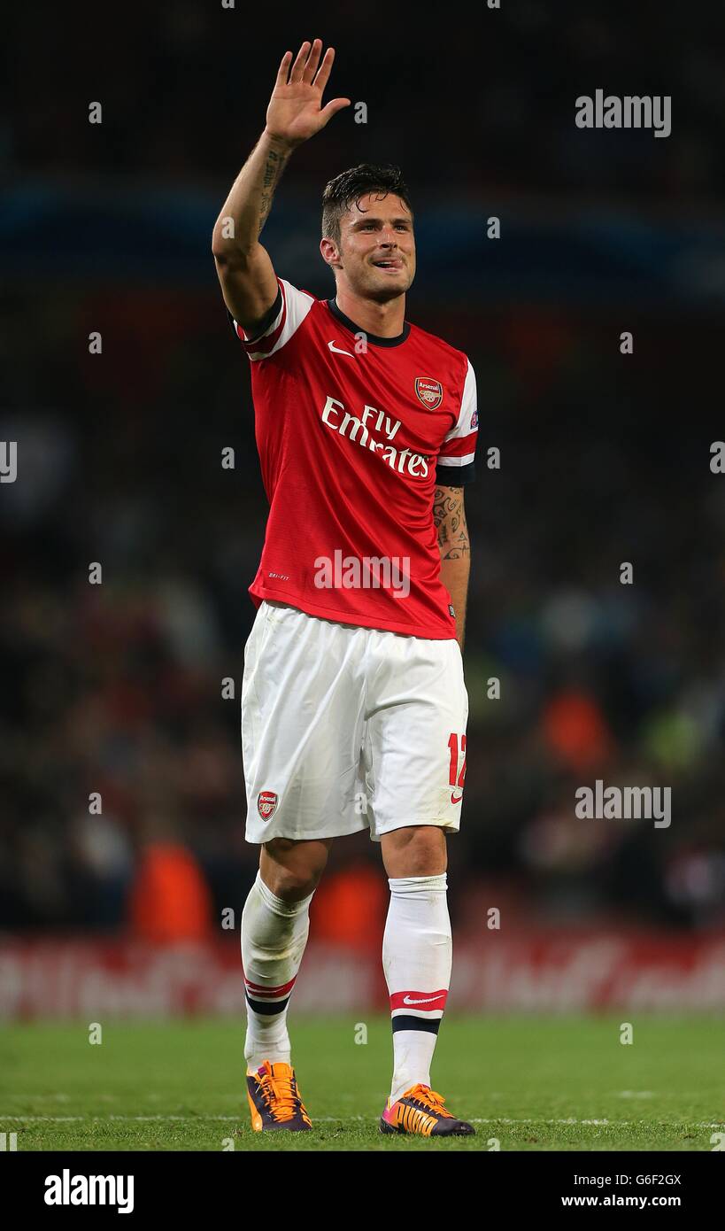 Arsenals Olivier Giroud Waves To The Fans As He Celebrates Victory