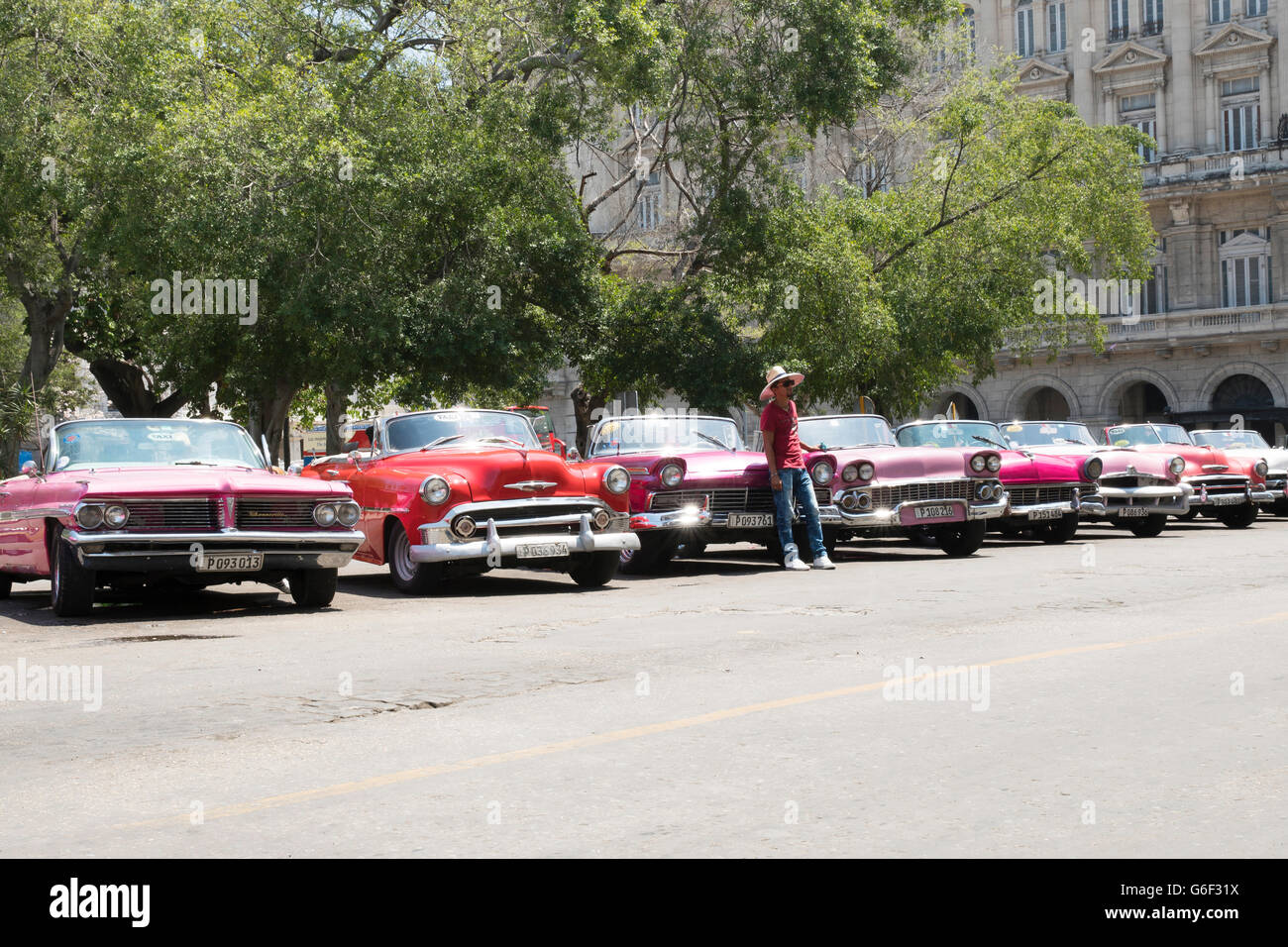 A row of classic convertibles for hire in Havana, Cuba Stock Photo - Alamy