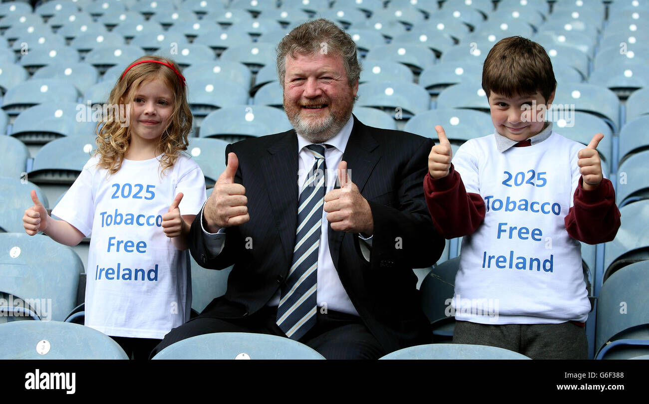 Backs joined hi-res stock photography and images - Alamy