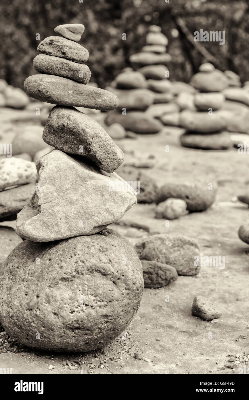 Balance rocks hi-res stock photography and images - Alamy