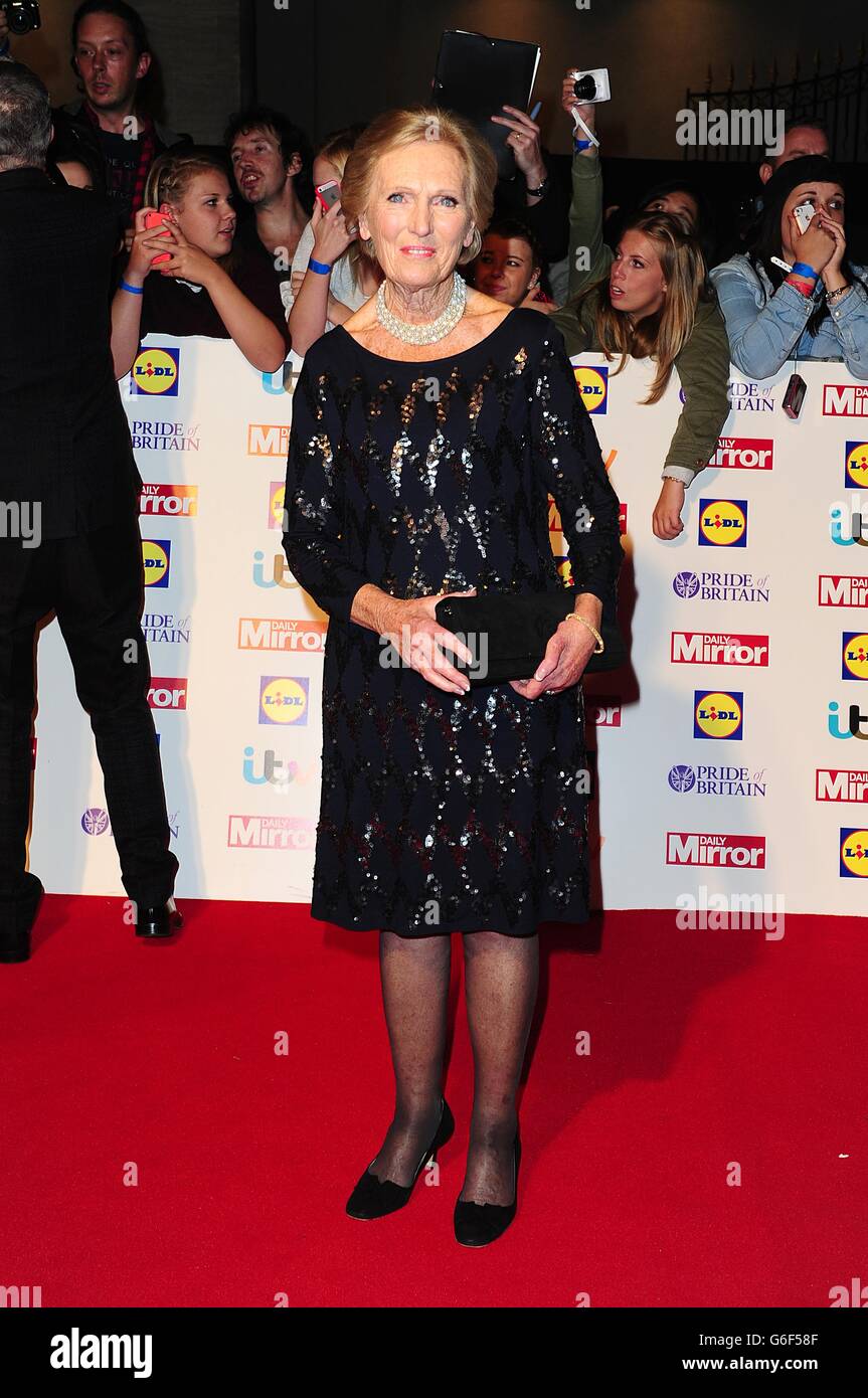 Mary berry arriving pride britain awards grosvenor house hi-res stock ...