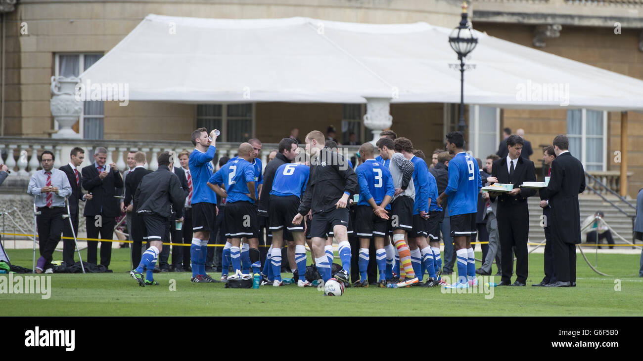 Match civil service fc in buckingham palaces garden hi-res stock ...