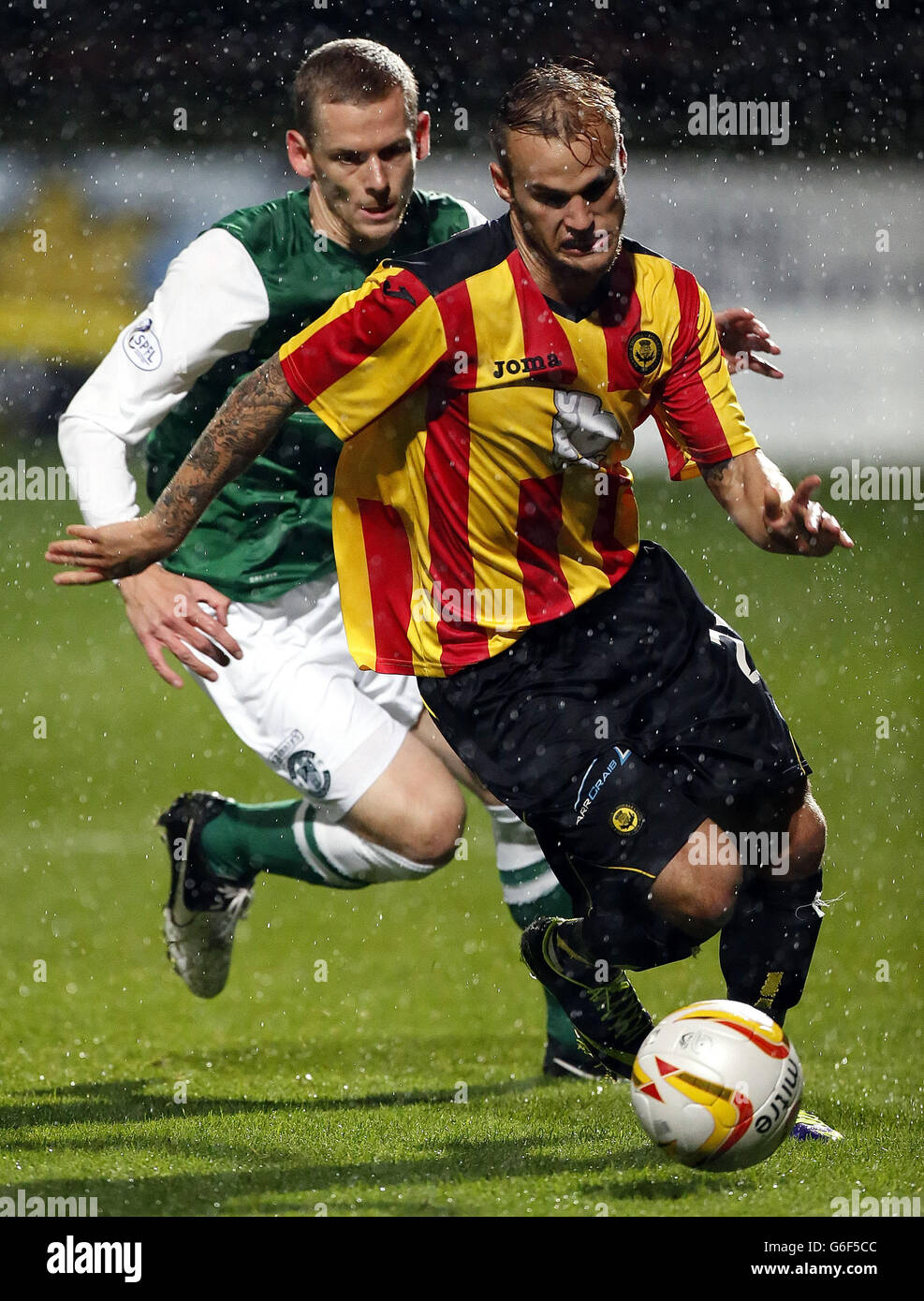 Soccer scottish premiership partick thistle v hibernian firhill stadium hi-res stock photography ...