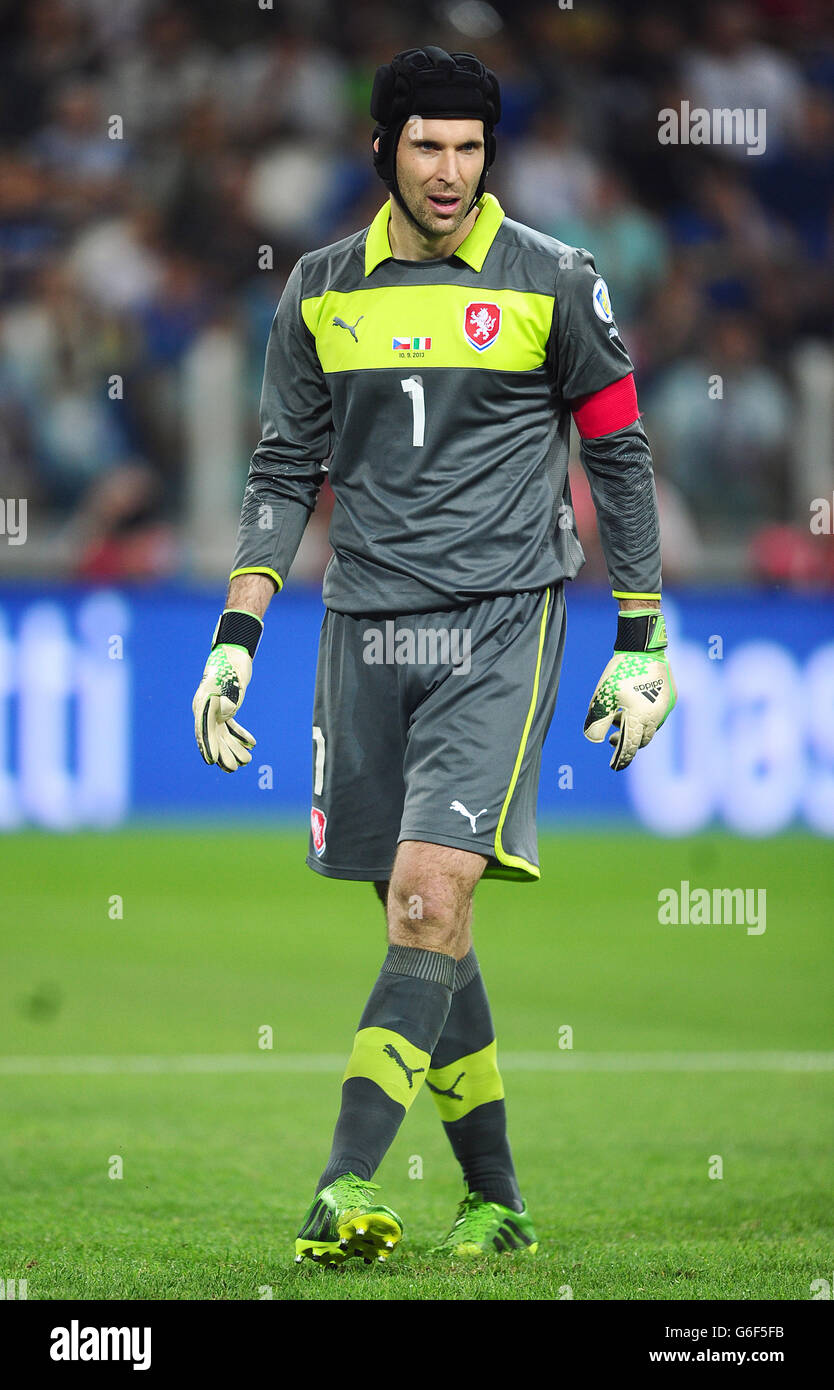 Petr cech czech 2014 hi-res stock photography and images - Alamy