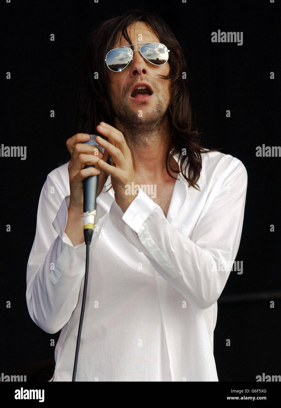 Bobby gillespie lead singer of primal scream hi-res stock photography ...