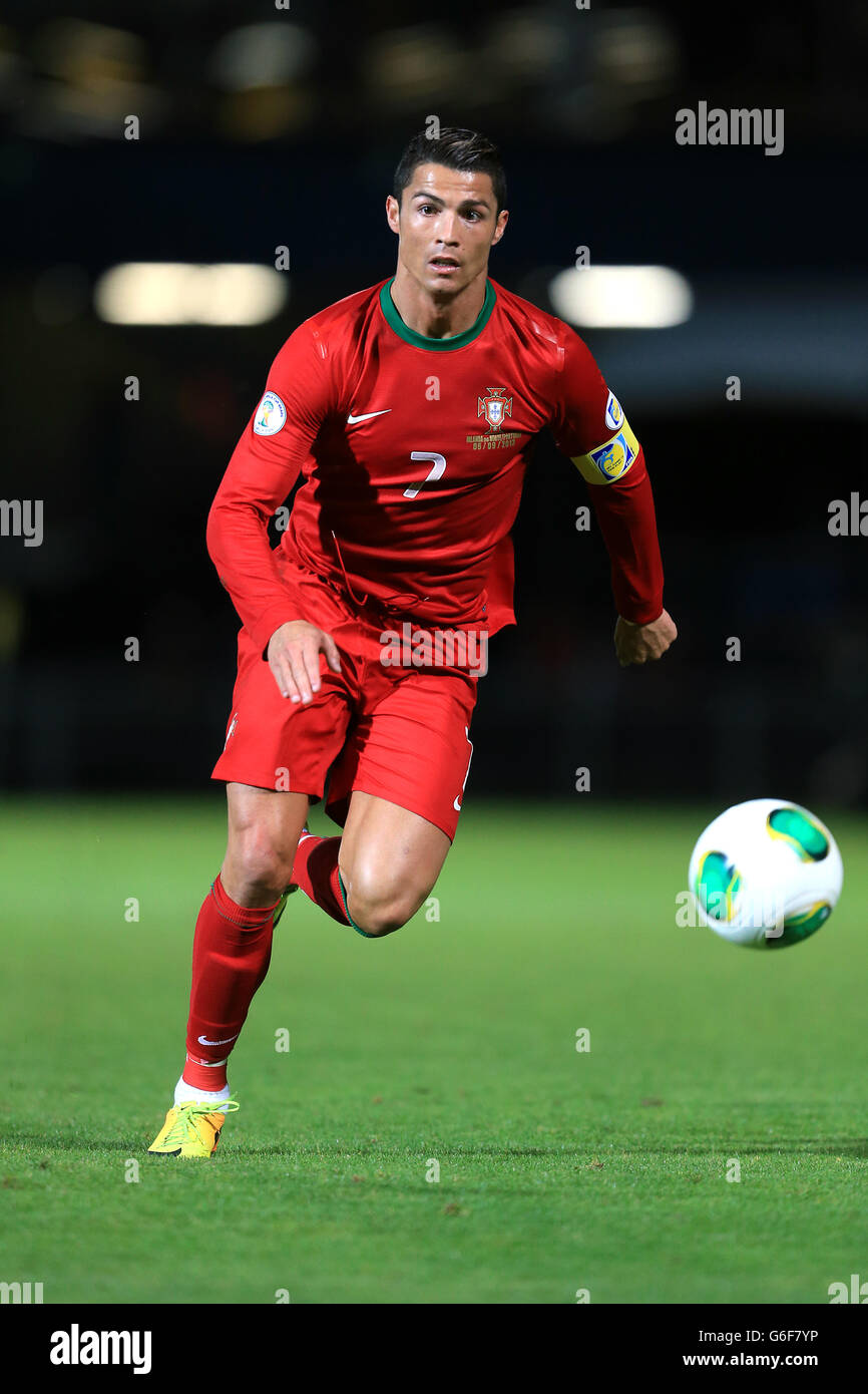 Cristiano ronaldo 2014 world cup hi-res stock photography and images ...