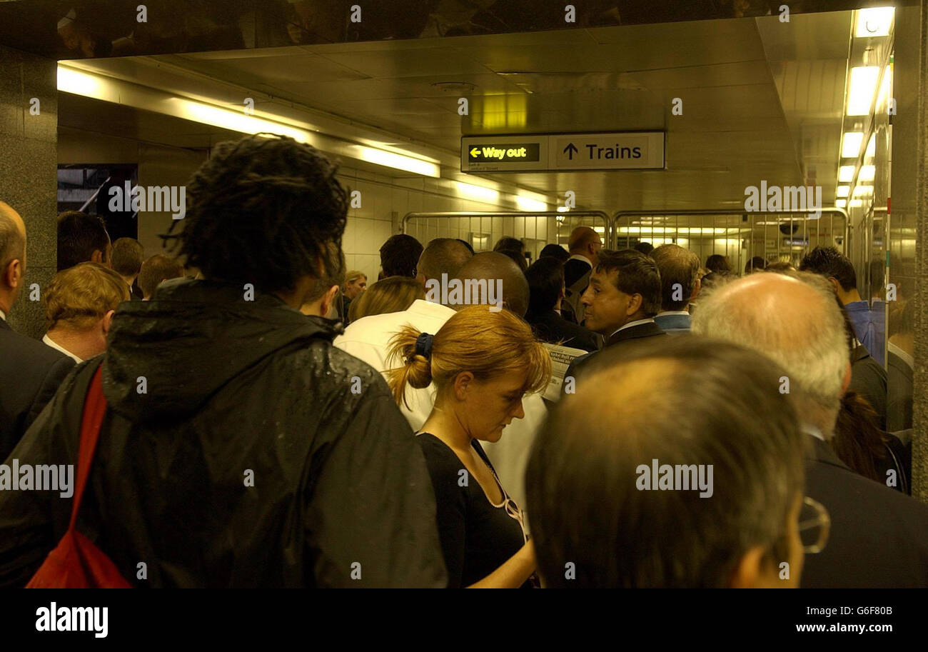 Including london bridge station hi-res stock photography and images - Alamy