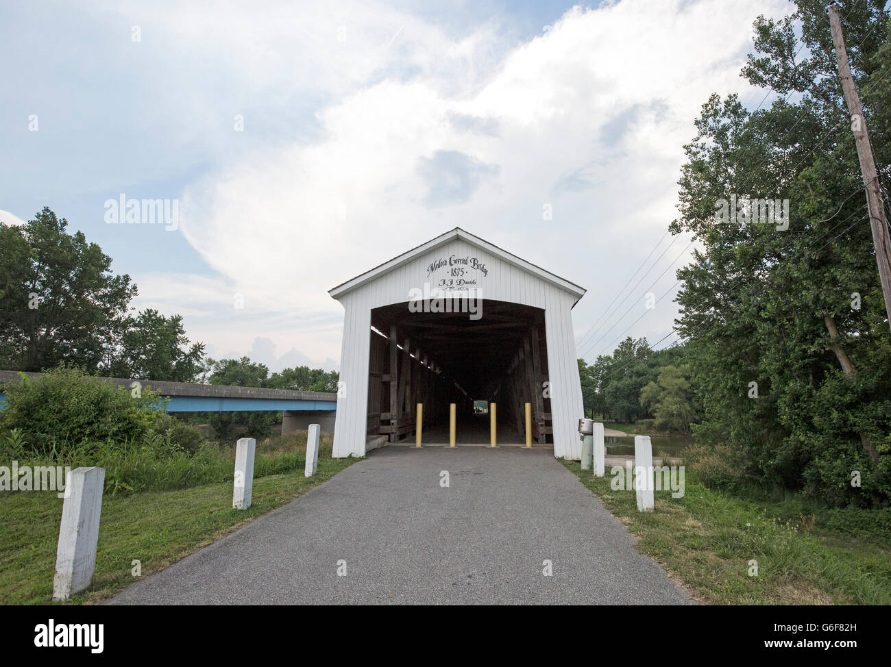 Medora Covered bridge in Indiana Stock Photo - Alamy