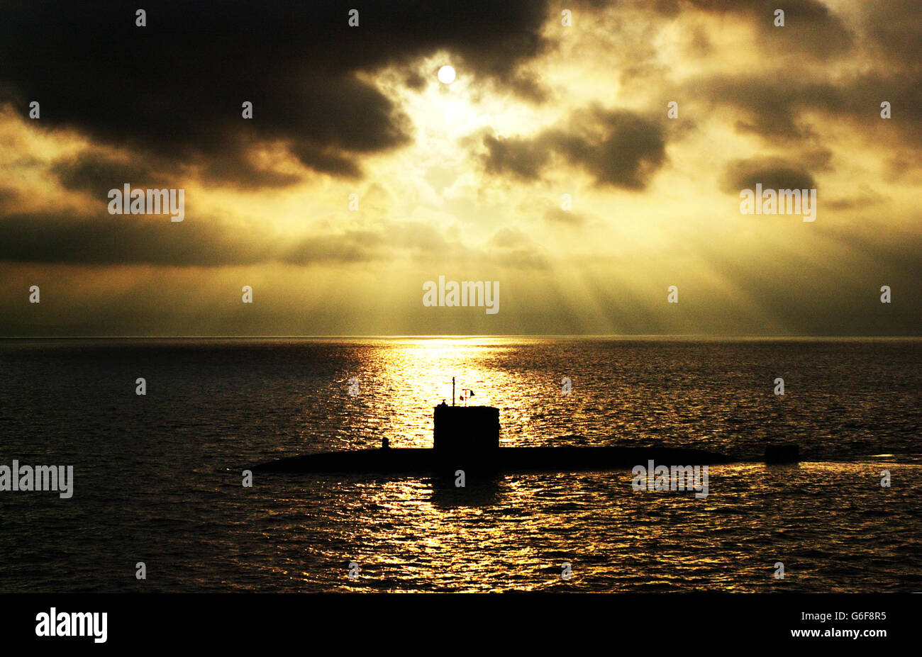 Hms splendid hi-res stock photography and images - Alamy