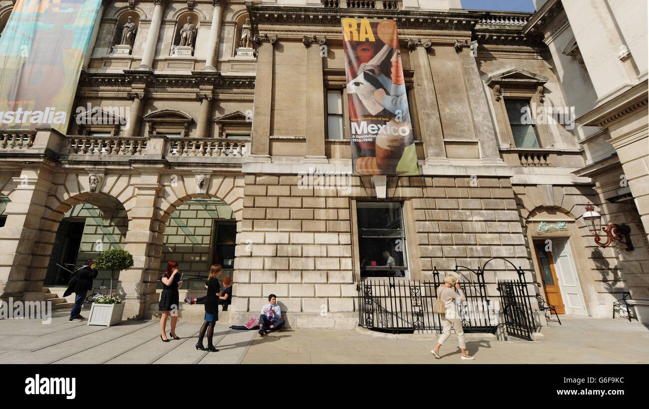 Royal academy arts keepers house hi-res stock photography and images ...