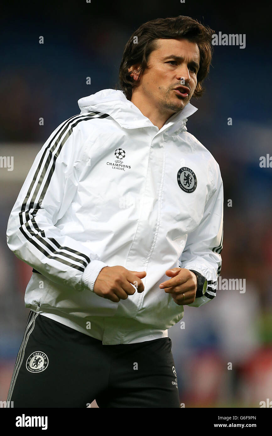 Chelsea first team coach hi-res stock photography and images - Alamy