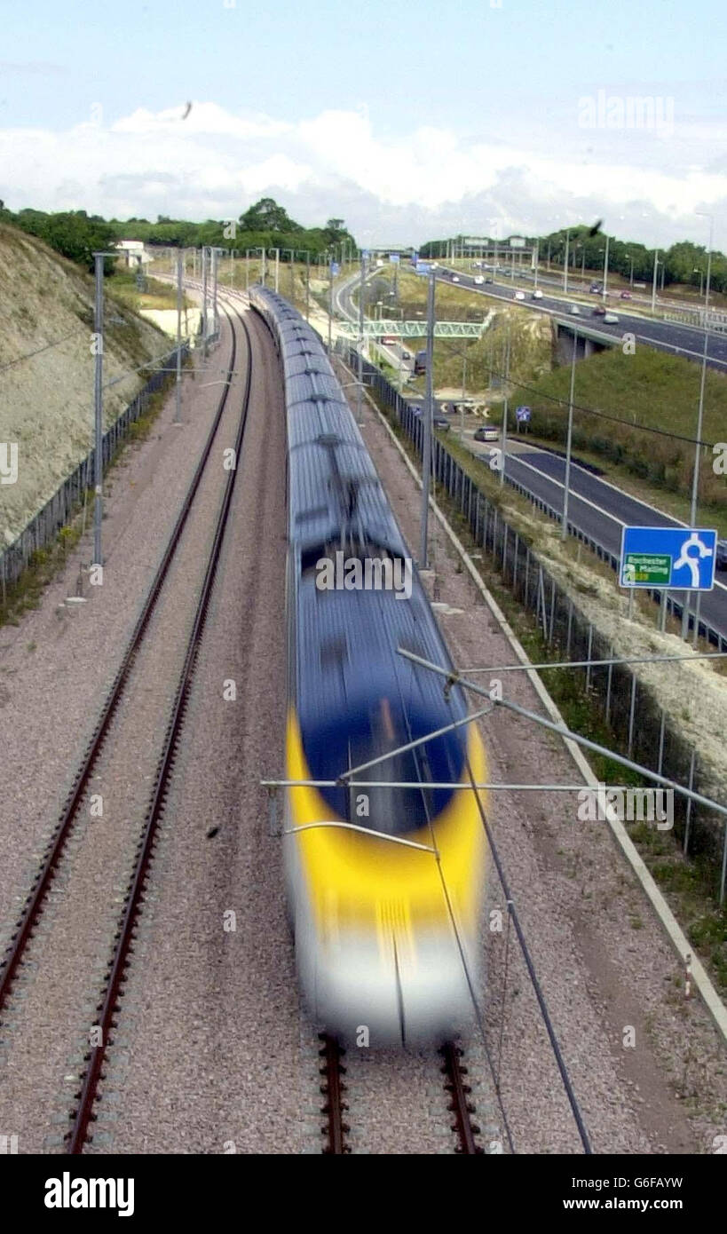 Eurostar train on way hi-res stock photography and images - Alamy