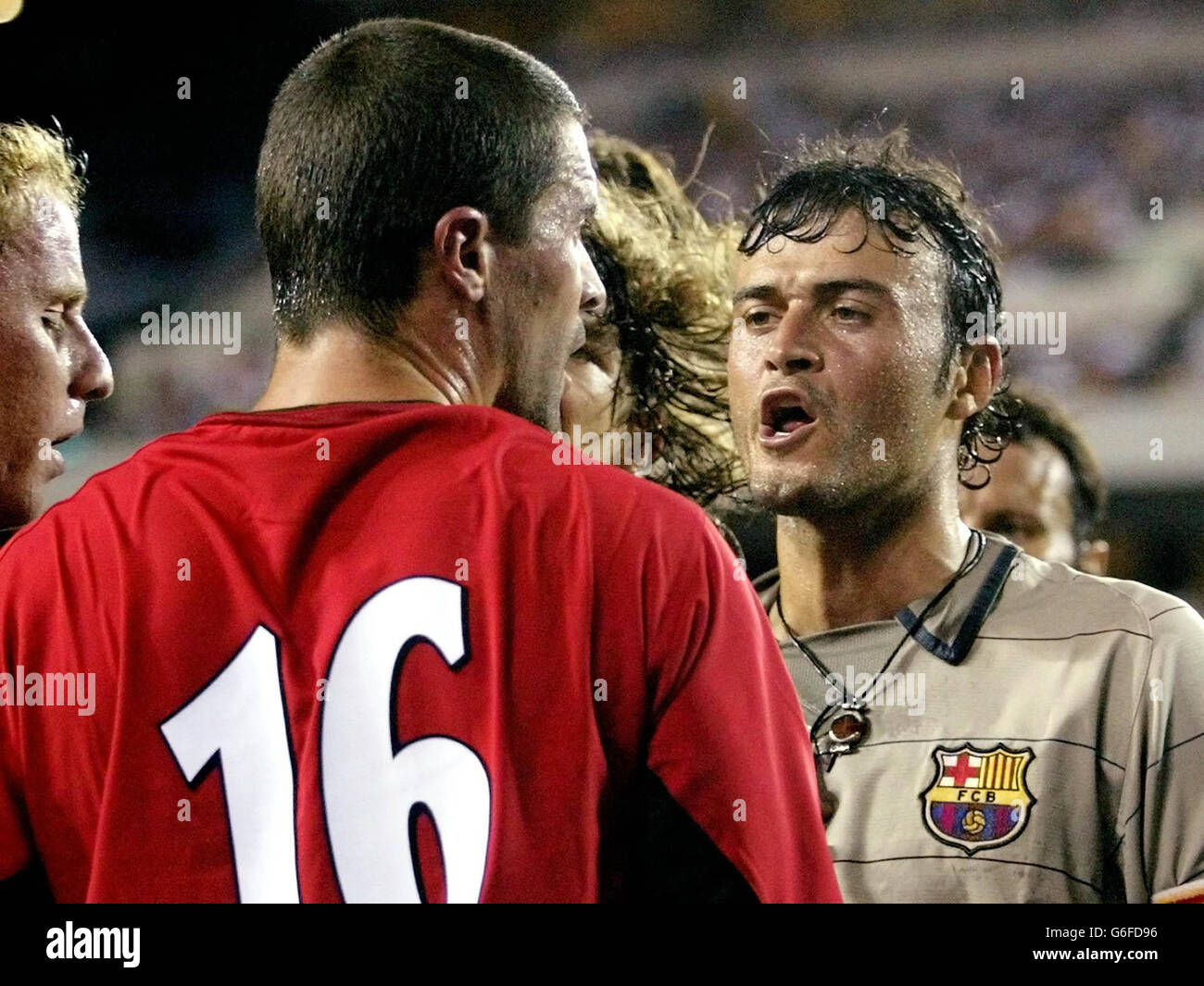 Football arguing roy keane hi-res stock photography and images - Alamy