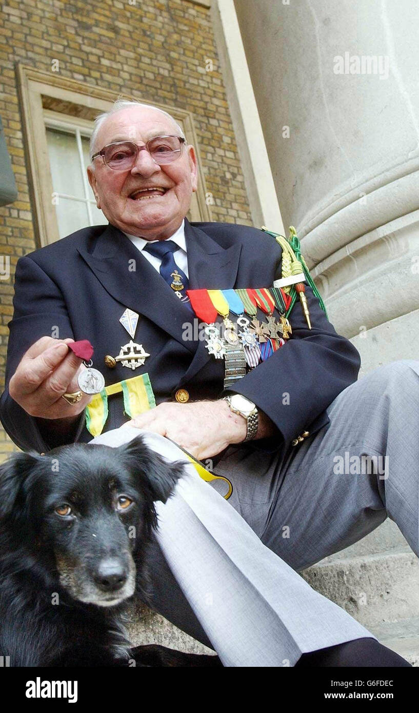 Valiant hearts hi-res stock photography and images - Alamy