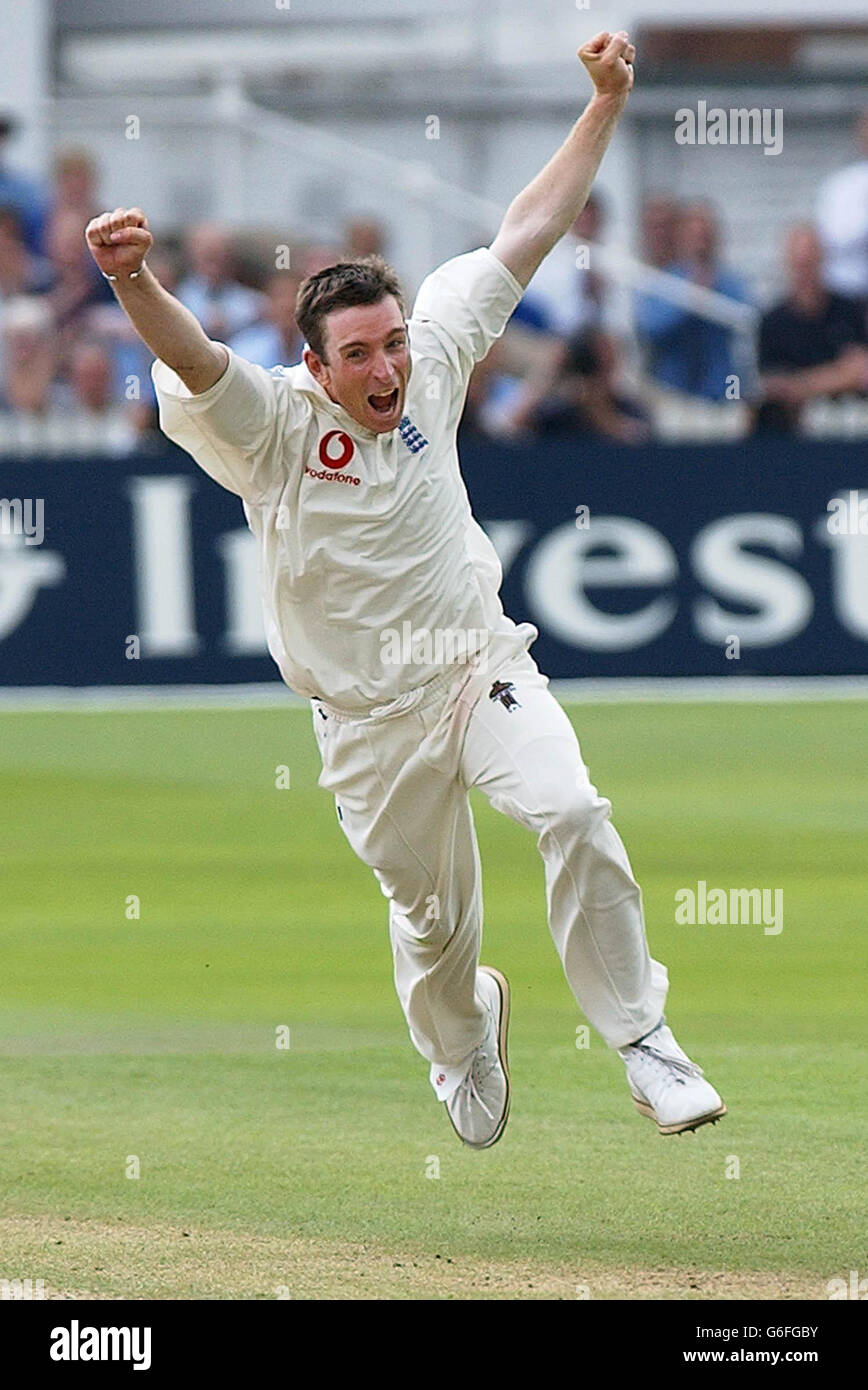 Cricket celebrating james kirtley hi-res stock photography and images ...