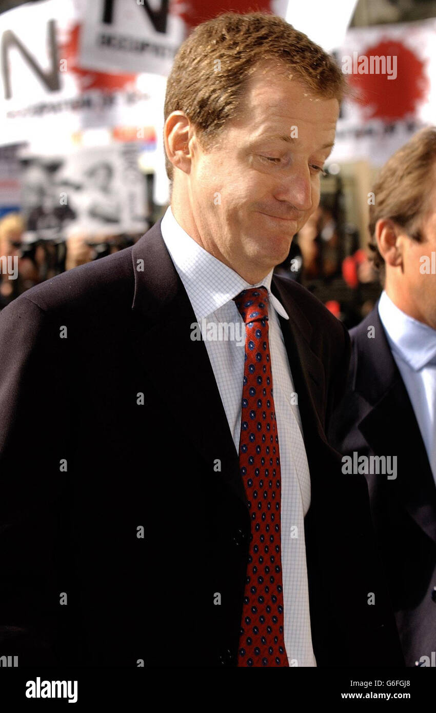 Lord hutton inquiry hi-res stock photography and images - Alamy