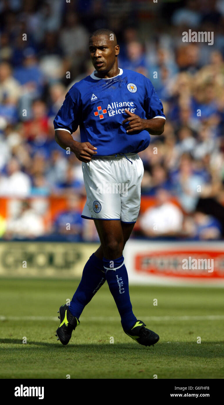 Football Action Les Ferdinand High Resolution Stock Photography and ...