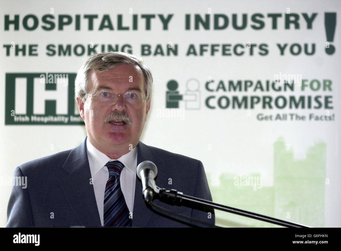 Smoking 2004 hi-res stock photography and images - Alamy