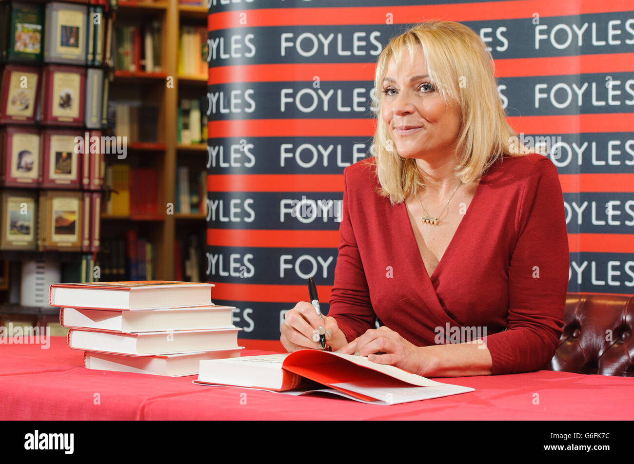 Author Helen Fielding attends a photocall ahead of a signing session ...
