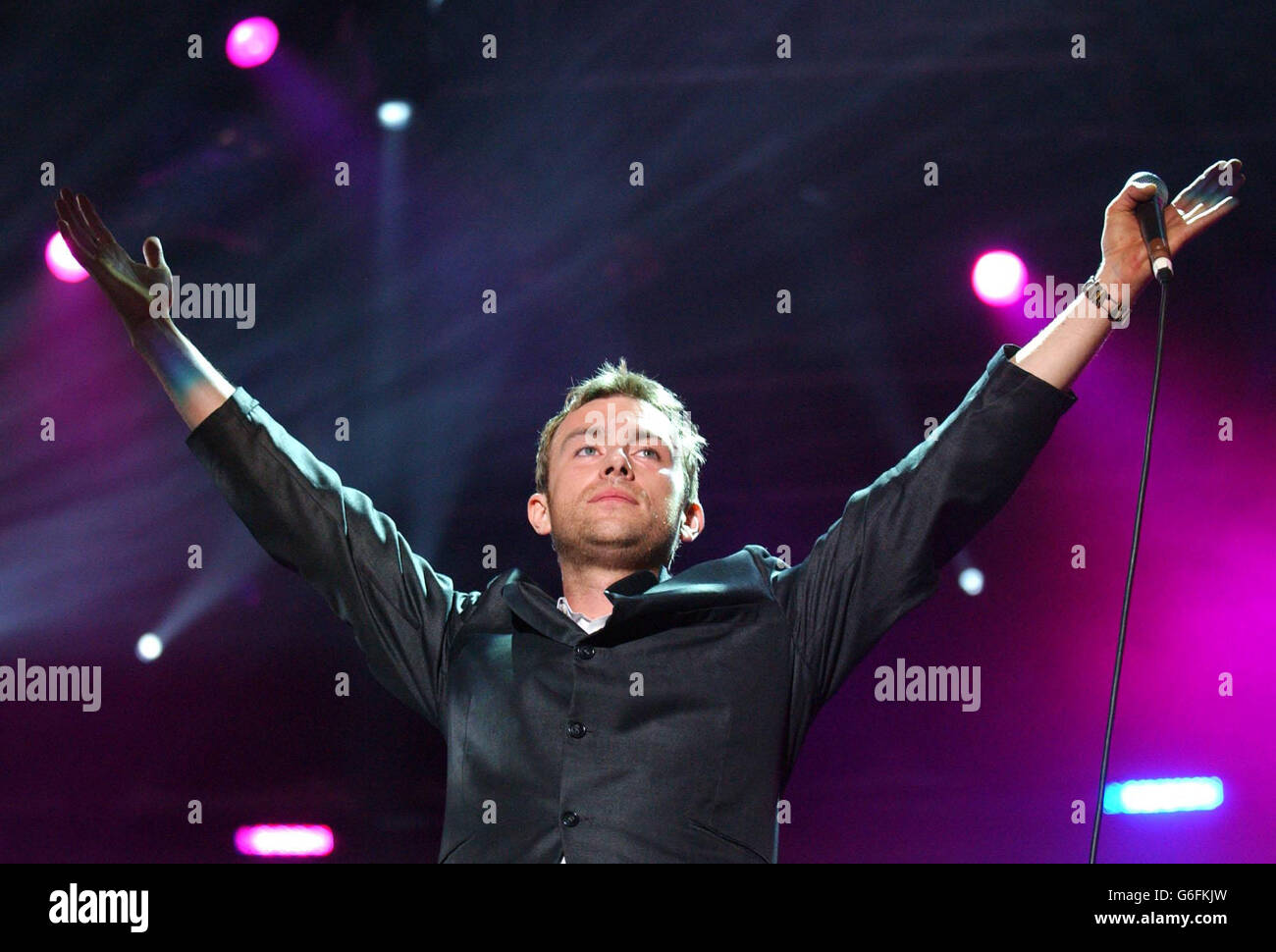 Damon albarn lead singer blur hi-res stock photography and images - Alamy