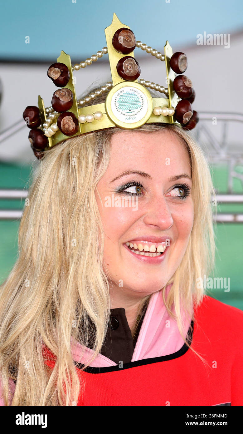 World Conker Championships Stock Photo - Alamy