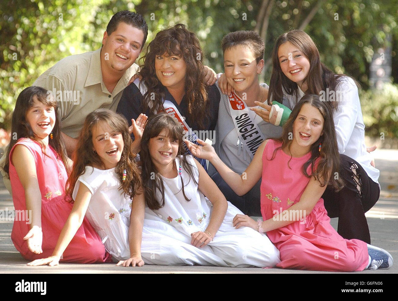 Tracy marsh 33 with her daughter tanya hi-res stock photography and ...