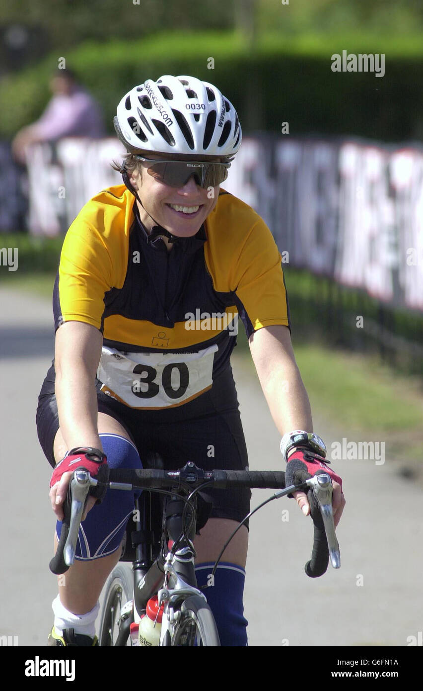 Terminal cancer sufferer Jane Tomlinson, 39, from Rothwell, Leeds ...