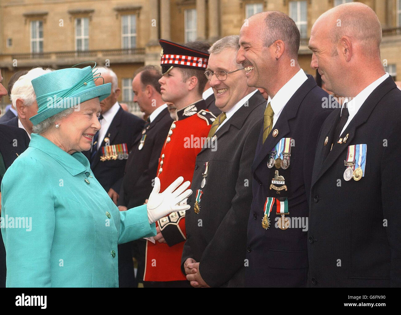 Queen Elizabeth II meets veterans from the first Gulf war (left to ...