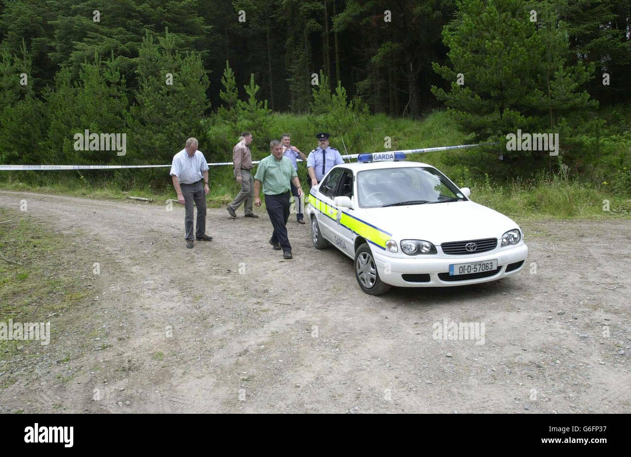 Garda patrol vehicle cordons off suspected continuity ira training camp ...