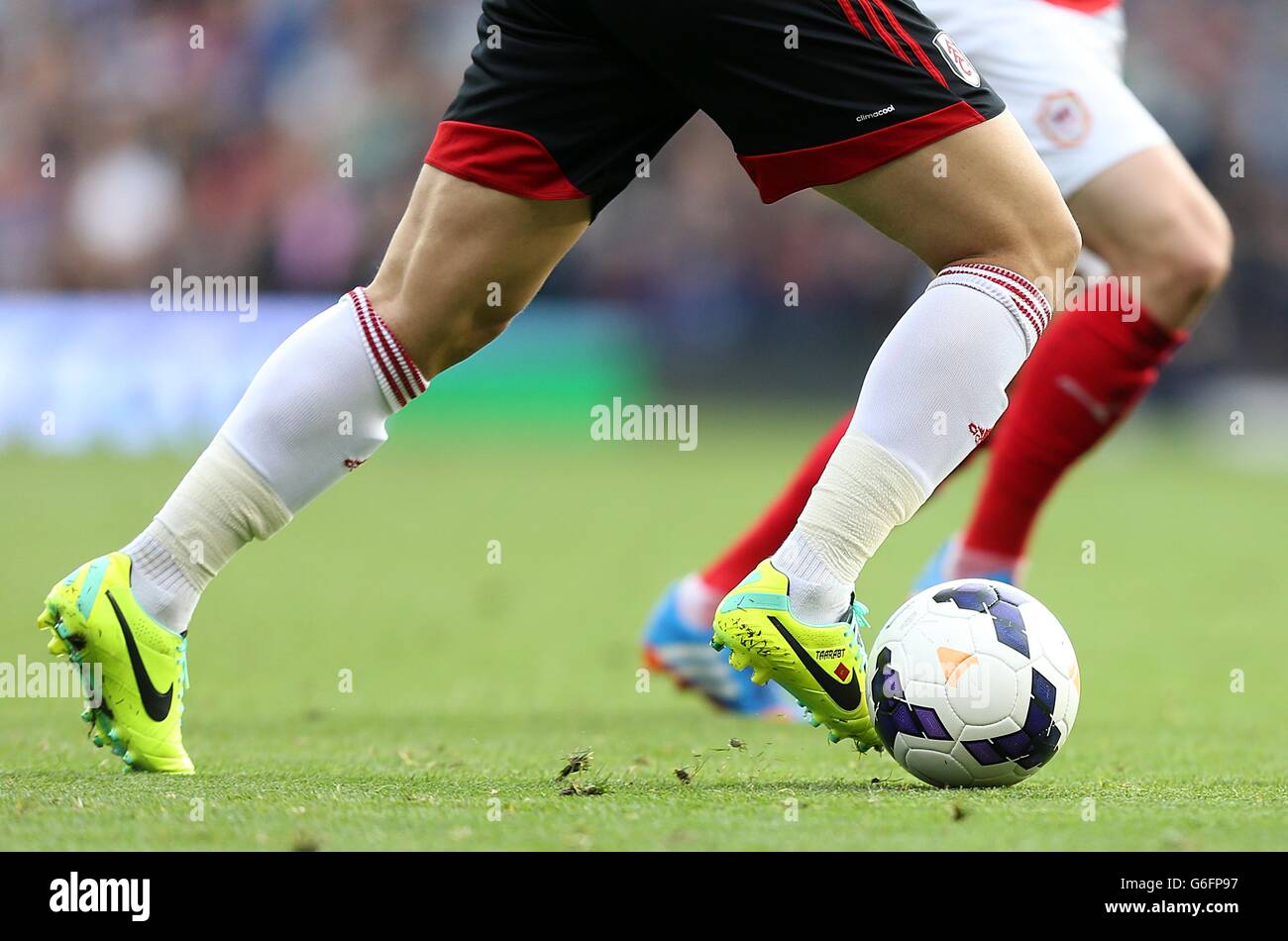 Possession of ball hi-res stock photography and images - Alamy