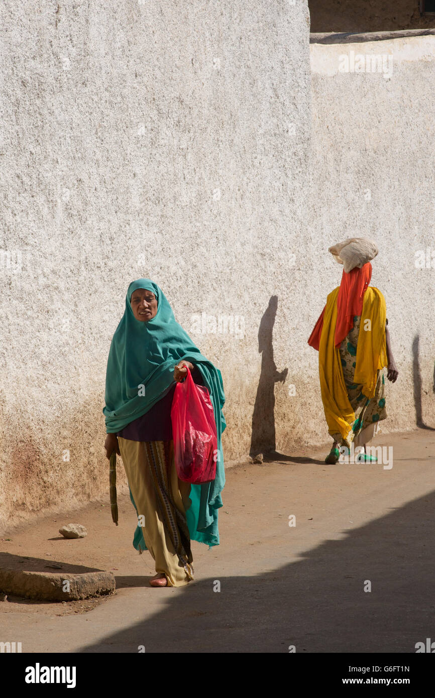Ethiopian muslim women from ethiopian hi-res stock photography and ...