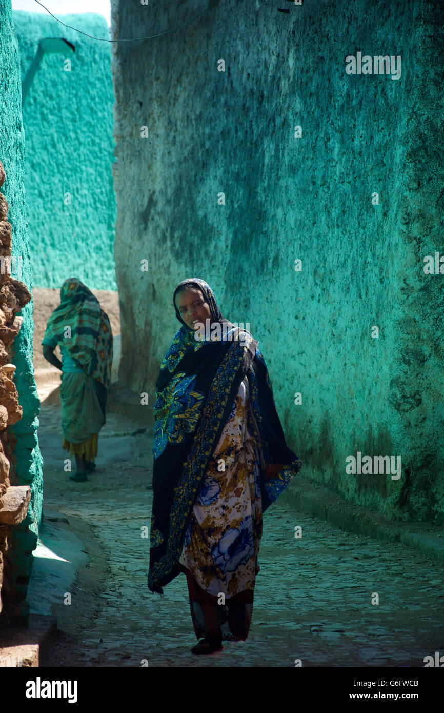 Ethiopian women in muslim dress hi-res stock photography and images - Alamy
