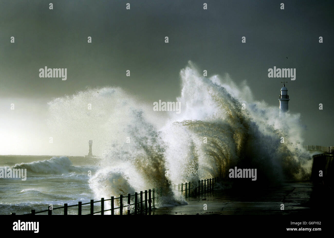 Shock waves hi-res stock photography and images - Alamy