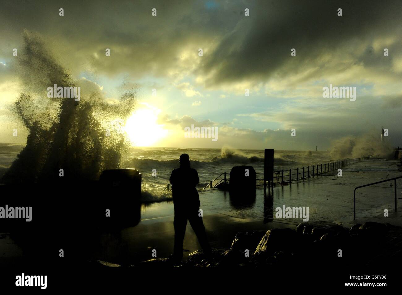 Shock waves hi-res stock photography and images - Alamy