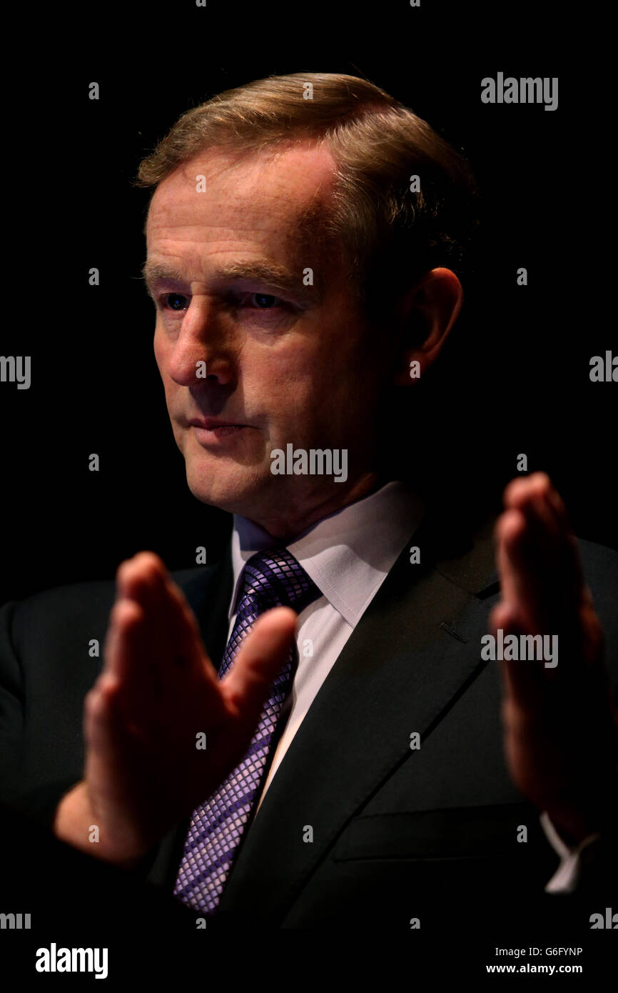 Taoiseach enda kenny launch dcus new centre family business helix hi ...