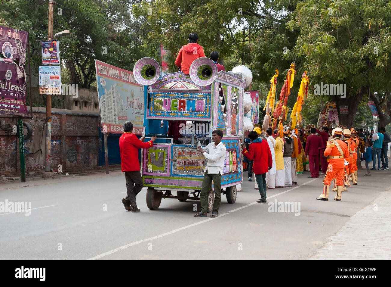 Hindu Procession Stock Photos & Hindu Procession Stock Images - Alamy