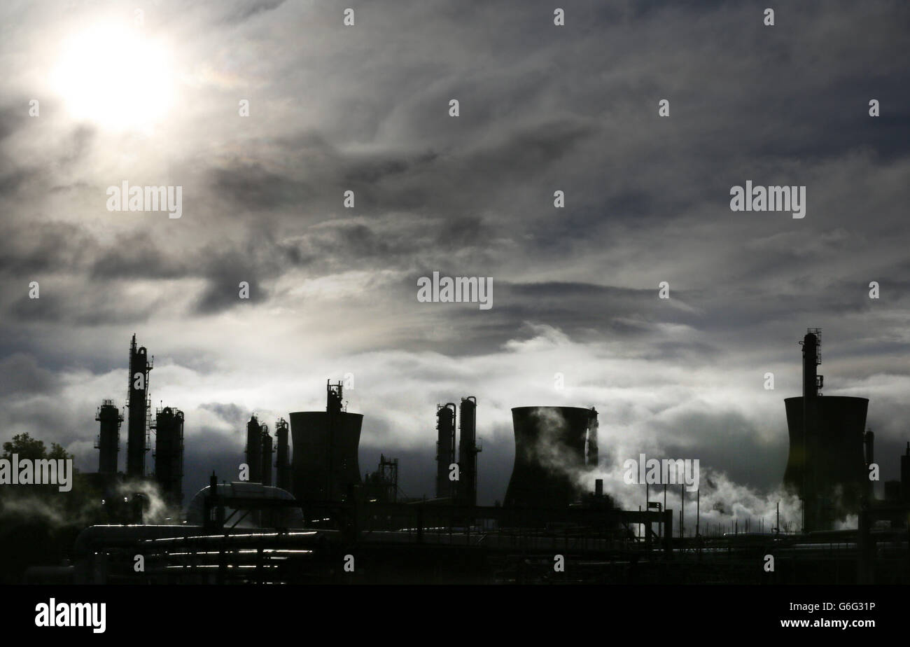 Grangemouth Petrochemical Refinery In Falkirk High Resolution Stock ...