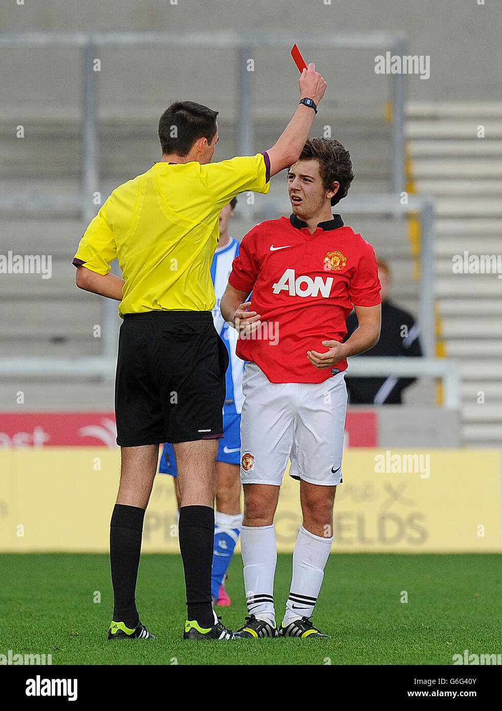 Real sociedad red card hi-res stock photography and images - Alamy