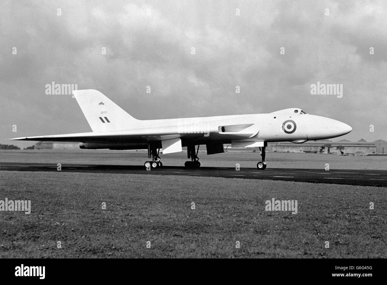 Vulcan bomber white hi-res stock photography and images - Alamy