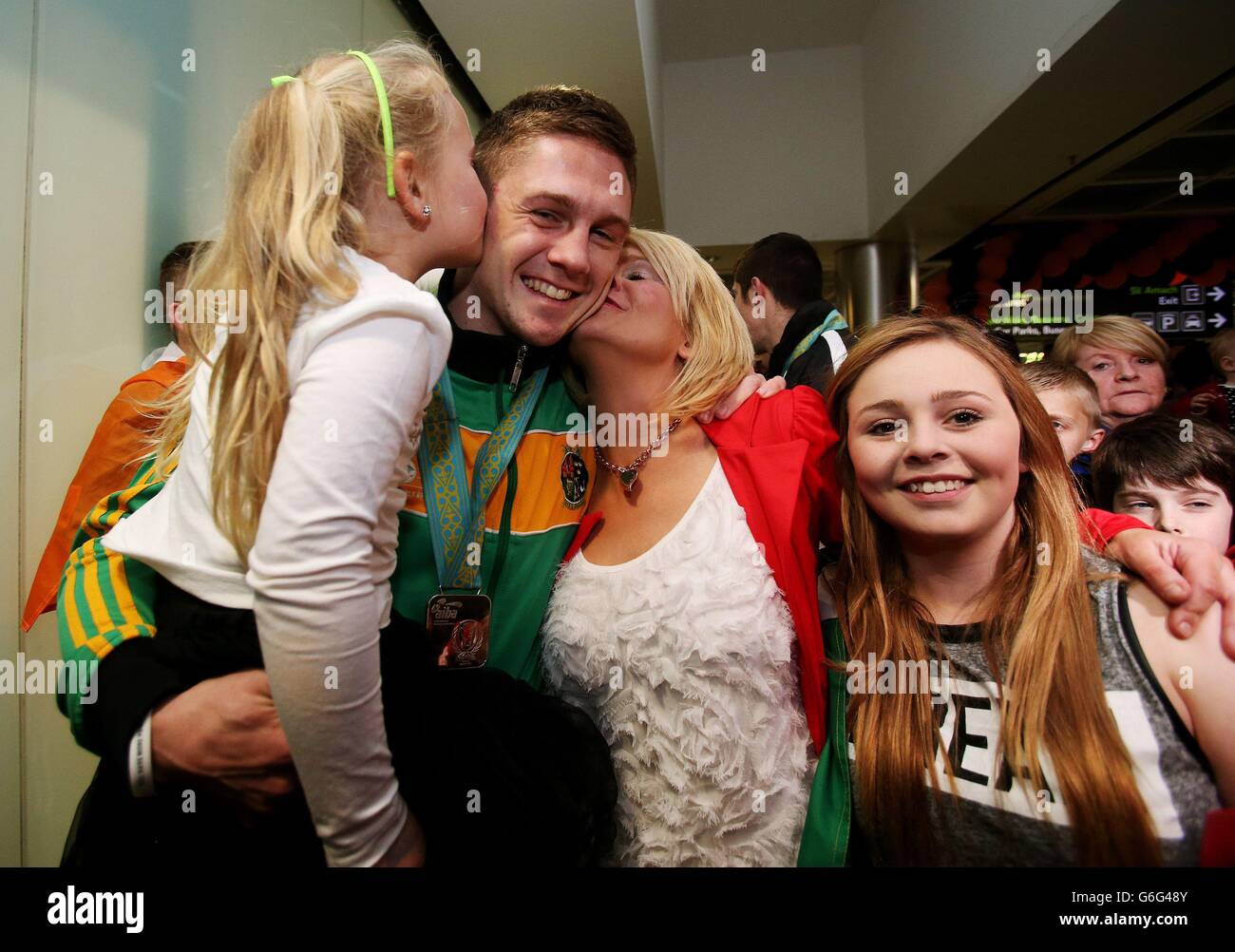 Silver medalist Jason Quigley with his mother Muriel Quigley and ...