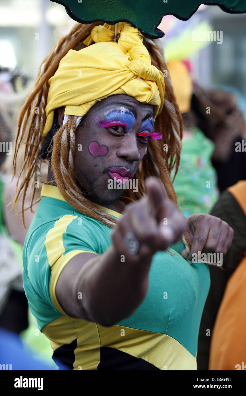 Dame dash hi-res stock photography and images - Alamy