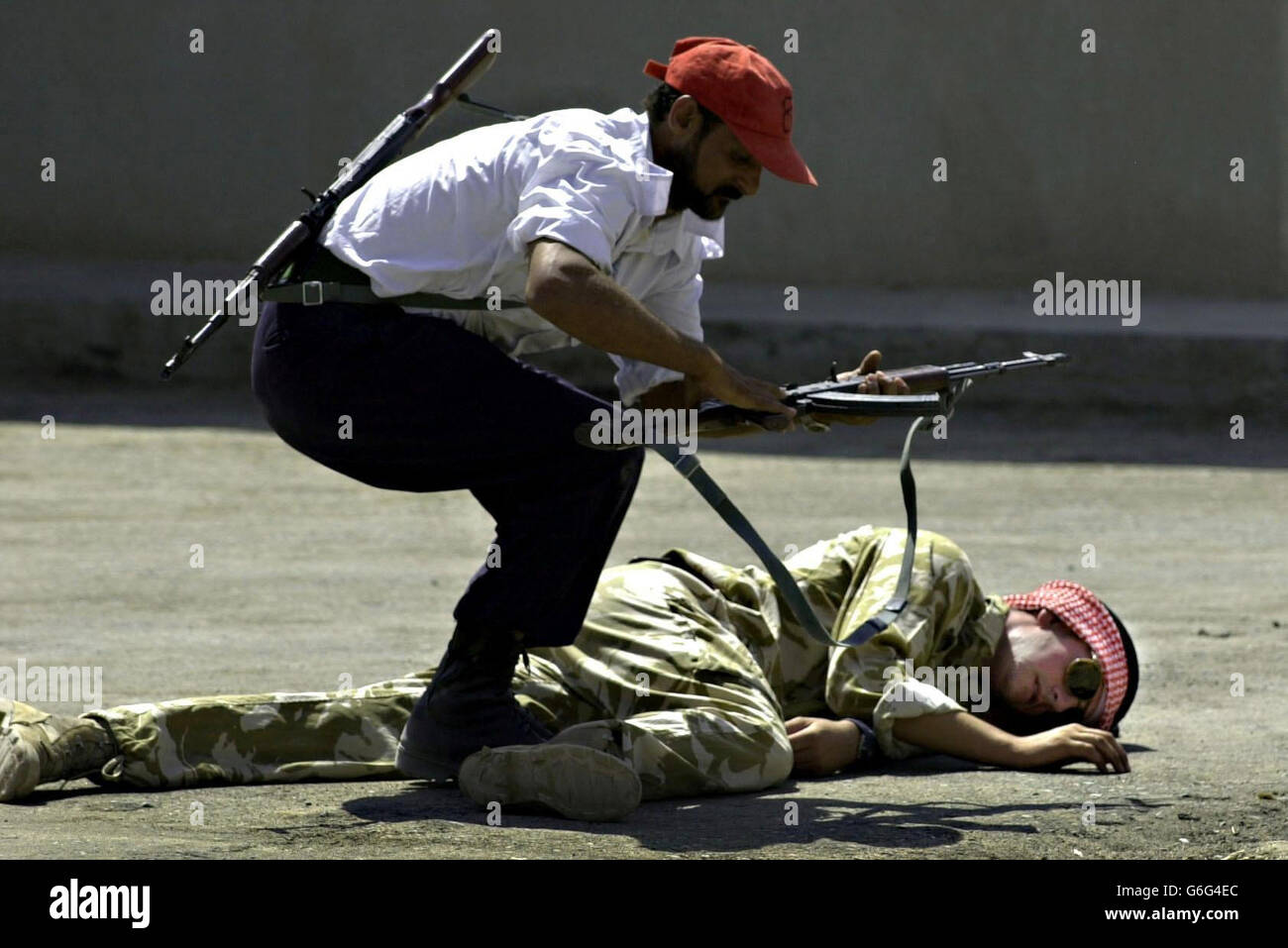 Iraqi military police officer hi-res stock photography and images - Alamy