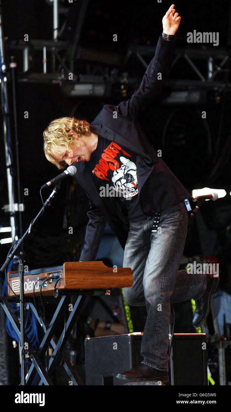 Beck - Carling Reading Festival 2003. Singer Beck performing on the ...