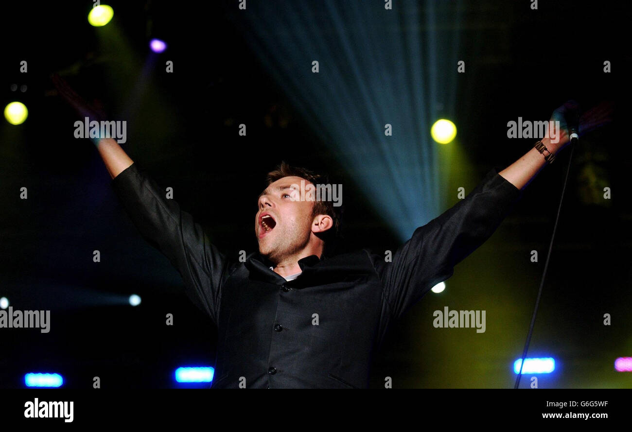 Lead singer Damon Albarn from the band Blur performing on the Main ...